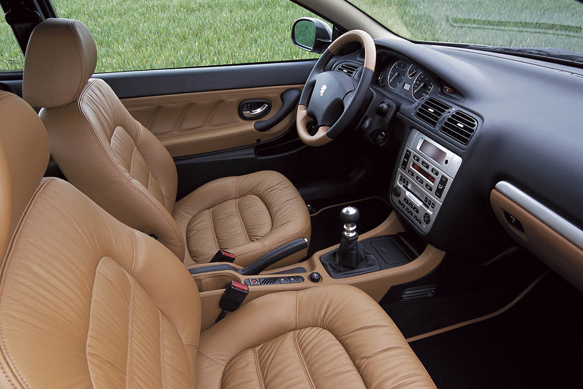 StriveME - قصة 406 كوبيه: فيات تتكبّر وبيجو تغتنم الفرصة!